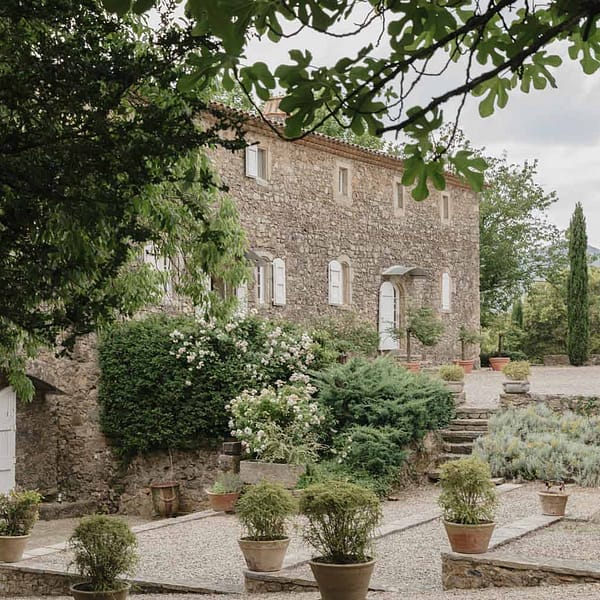 Domaine du Rey wedding venue in Provence France| Chateau Bee